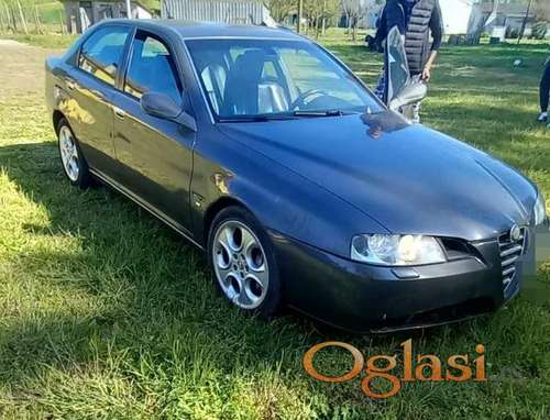 Alfa Romeo 166 ristajling hauba