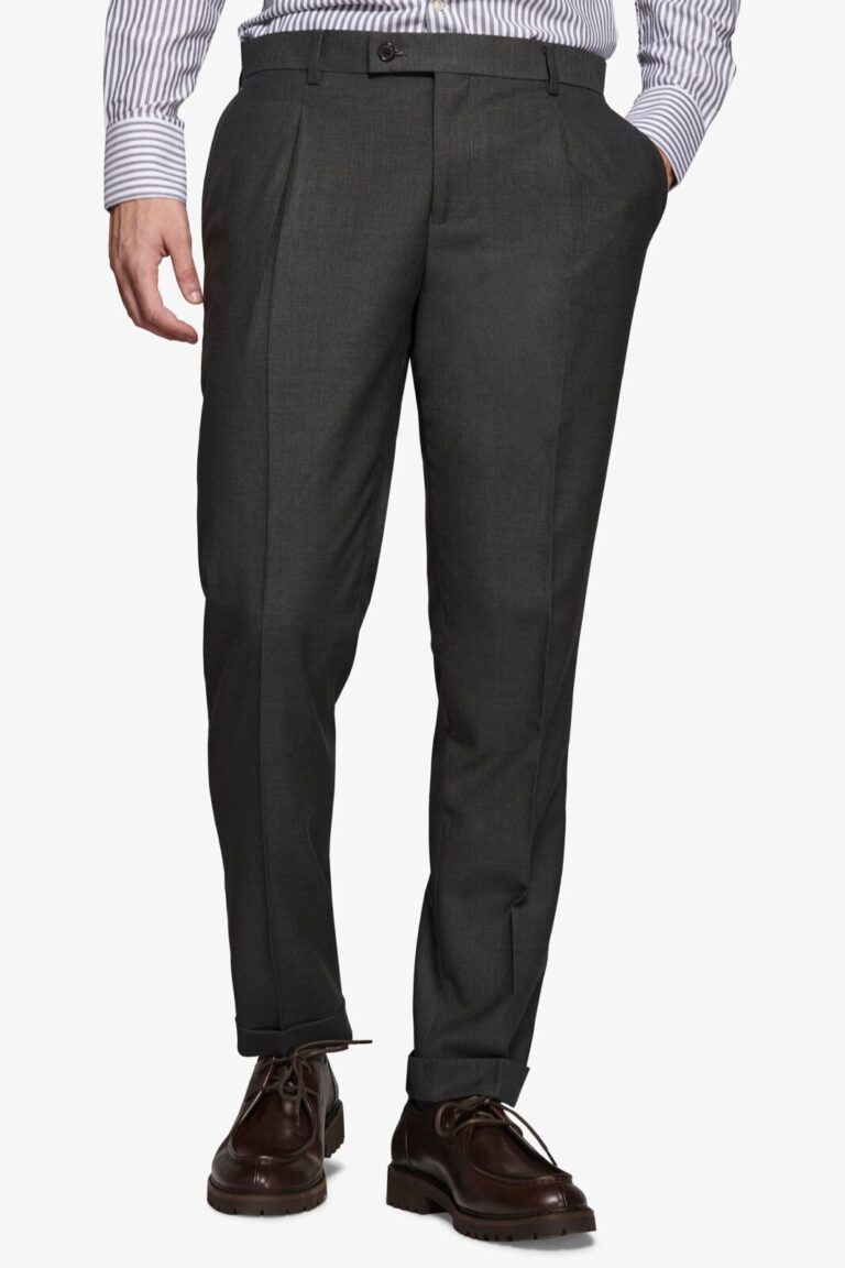 Zelene pantalone sa faltama i mikro teksturom slim kroja