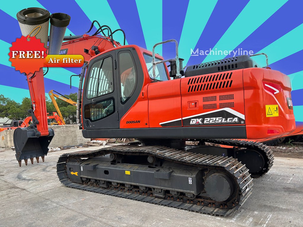 Doosan DX225 bager guseničar