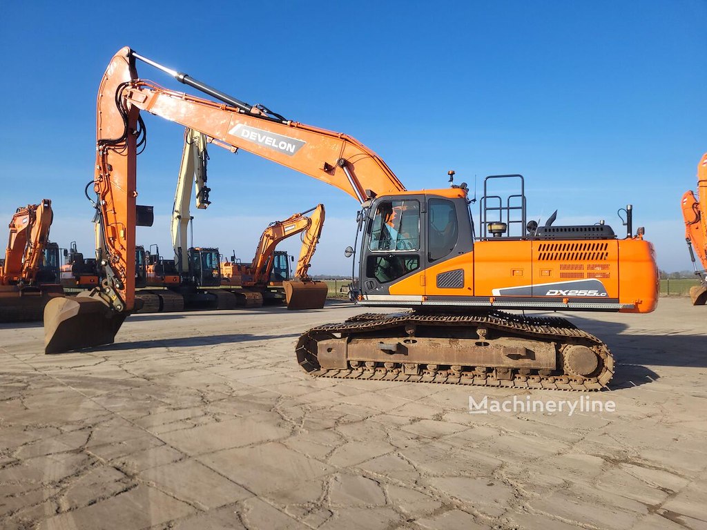 Doosan DX255LC-5 bager guseničar