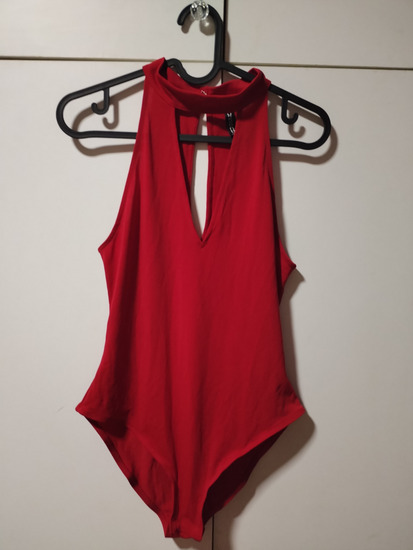 H&M crveni bodi