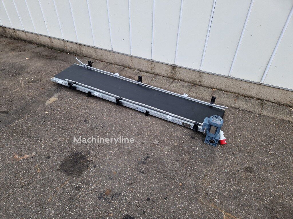 Overveld poljoprivredni transporter