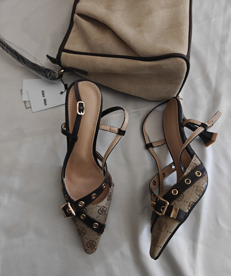 sale..Sandale