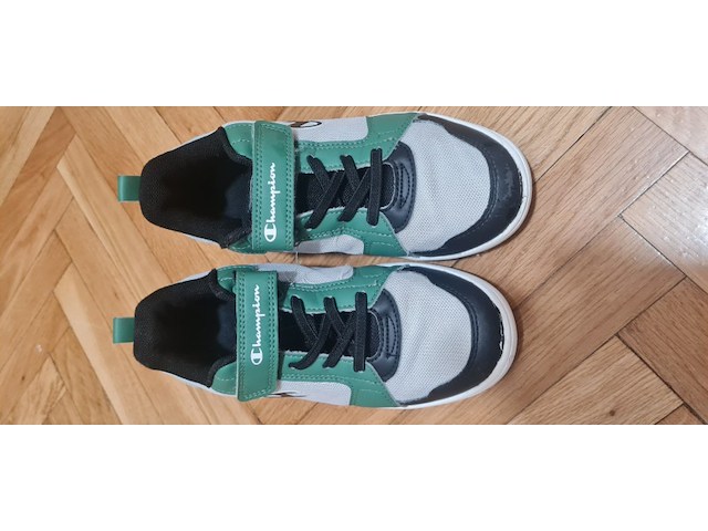 Champion patike, broj 33, gaziste 24 cm