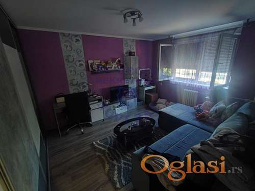 Renoviran dvoiposoban stan na Novom Naselju!