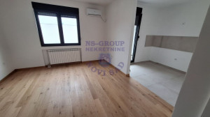 Prodajem Stan-Apartman, Nova Detelinara