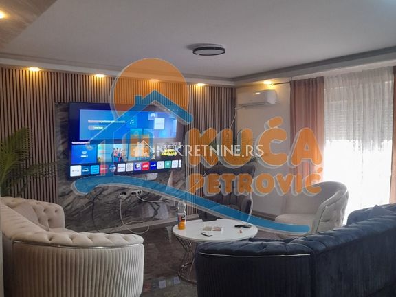 Na prodaju kuća 350 m2 u Gornjem Matejevcu