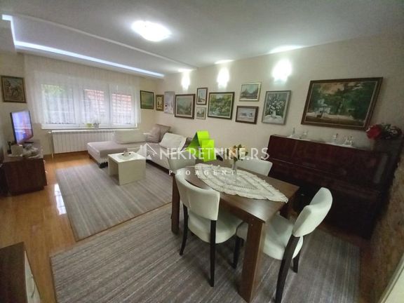 Renovirana kuća u centru Paraćina ID#6806