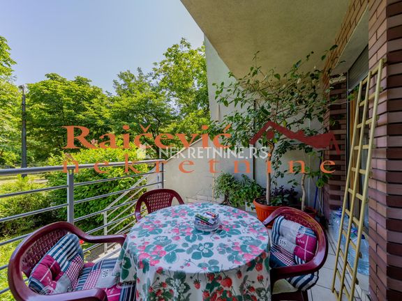 142m2, 2L ,DEDINJE , stan