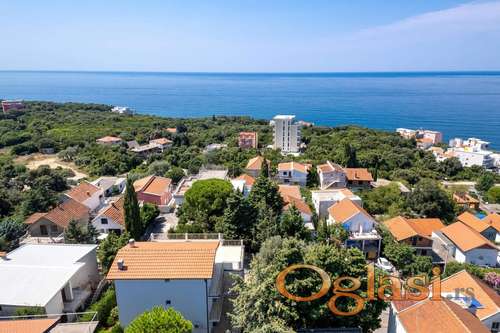 Trosobna kuća u neposrednoj blizini mora, Bar