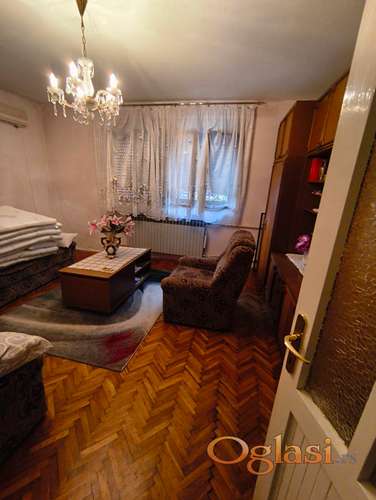 Na prodaju kuća u Kaću