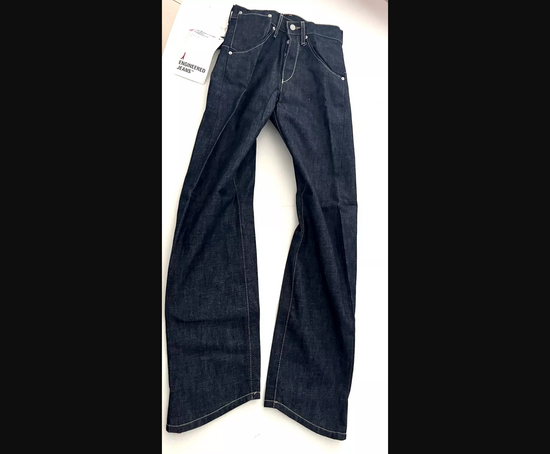Levis Engineered Twisted - Original -W26XL30- Novo