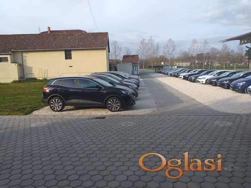 izdaje se plac na atraktivnoj lokaciji 800m2 (mogucnost najma pojedinacnog parking mesta)