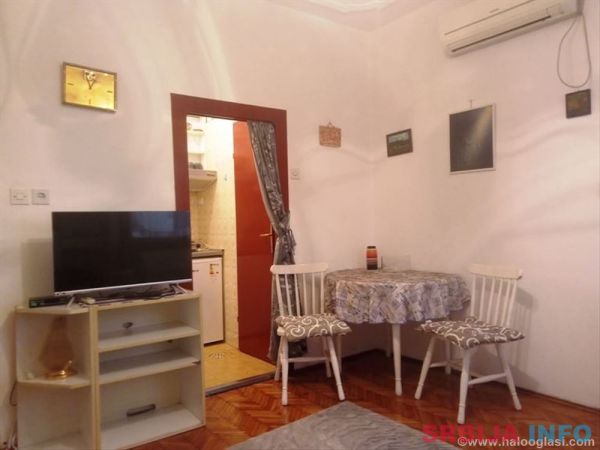 Centar, garsonjera Majke Jevrosime 350€