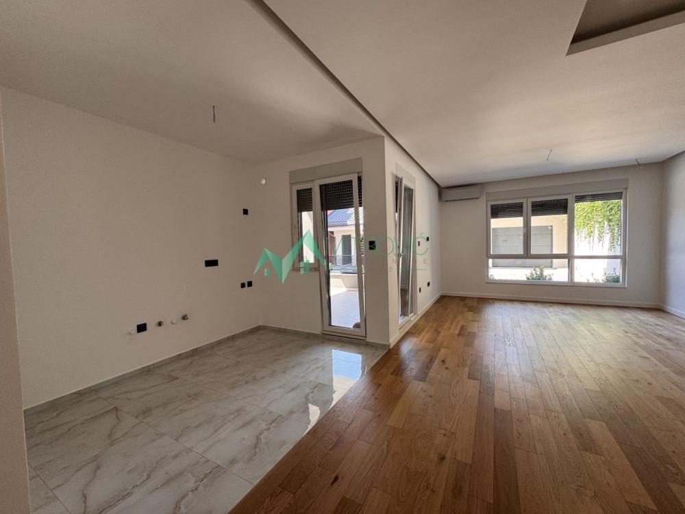 Četvorosoban stan na prodaju, 122m2, 270.000€