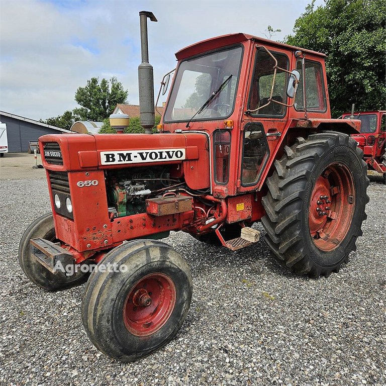 Prodaje se Volvo 650 traktor točkaš na aukciji