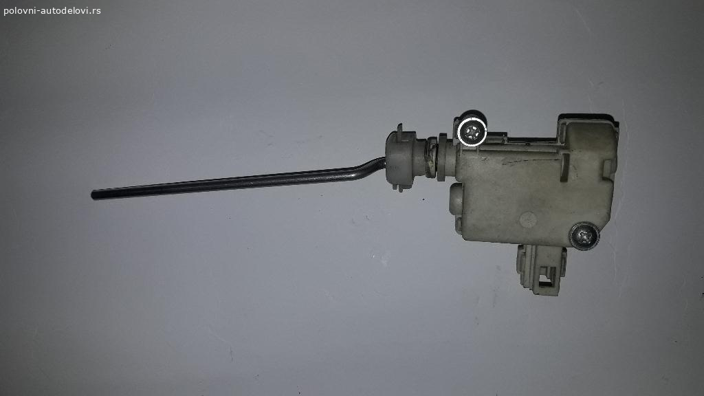 Motoric poklopca rezerervoara VW Polo
