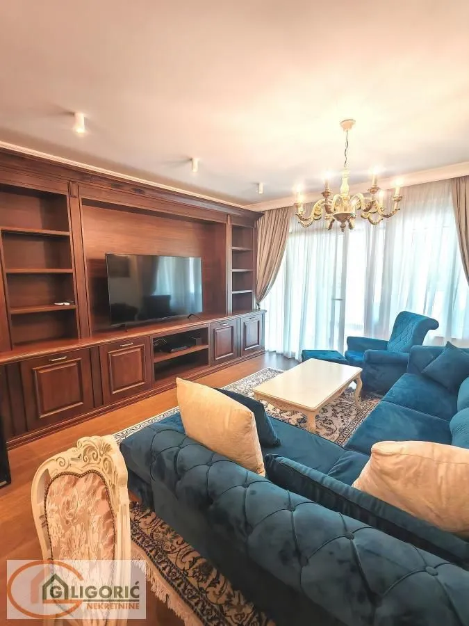 Izdavanje, trosoban stan, 96m2, Đeram Pijaca, Beograd