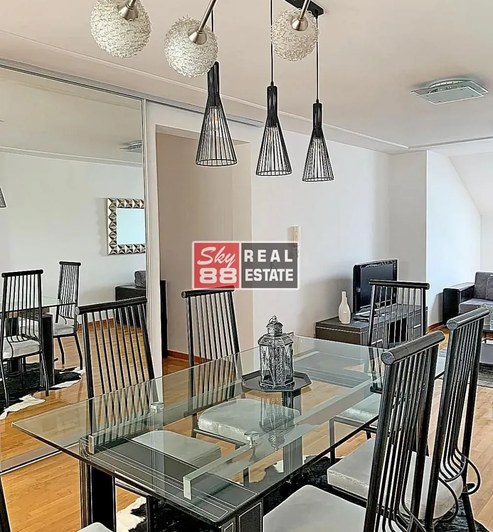 Izdavanje, četvorosoban stan, 130m2, Senjak, Beograd