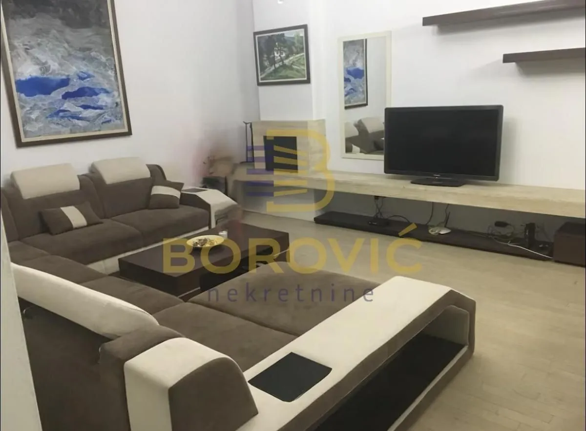 Izdavanje, četvorosoban stan, 106m2, Vračar, Beograd