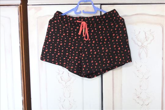 UP2 Fashion šorc kao nov akcija