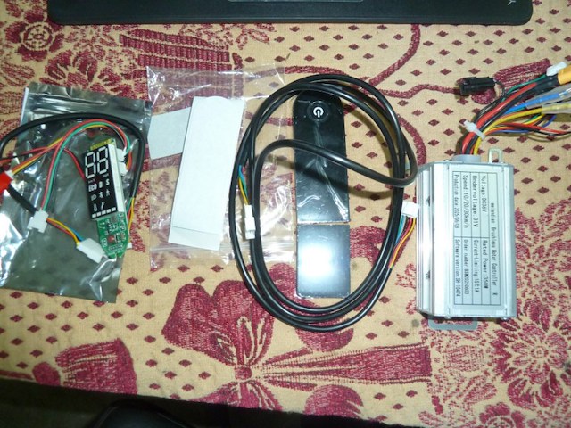 XIAOMI  KONTROLER PLUS DISPLEJ