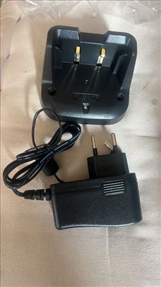 Punjac automatski za yaesu vx5 vx6 vx7