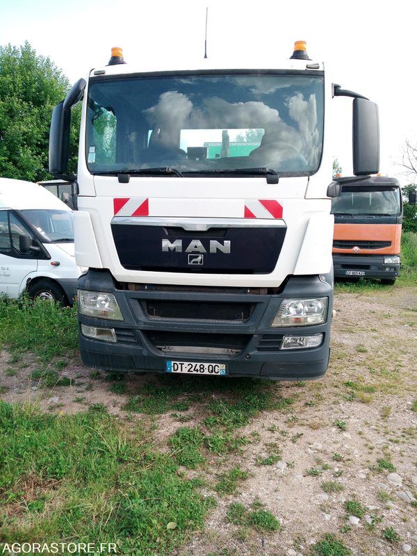 Prodaje se MAN 19.364 rol kiper sa kukom na aukciji