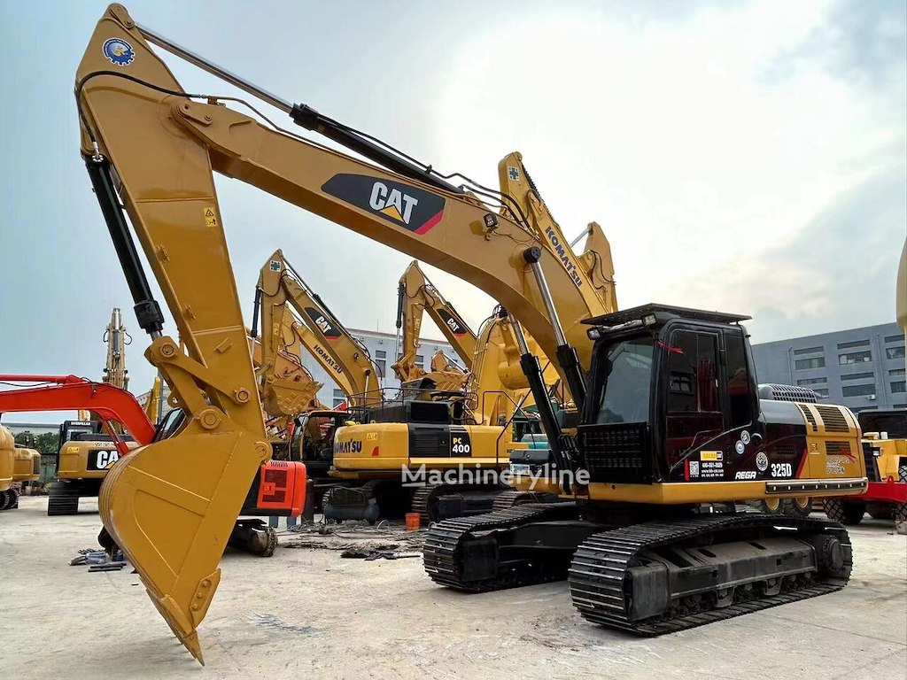 Caterpillar 325D bager guseničar