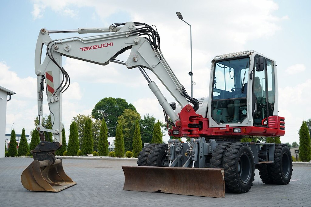 Takeuchi TB 295 W / KOPARKA KOŁOWA / 2016 ROK / PO KONTRAKCIE SERWISOWYM bager točkaš