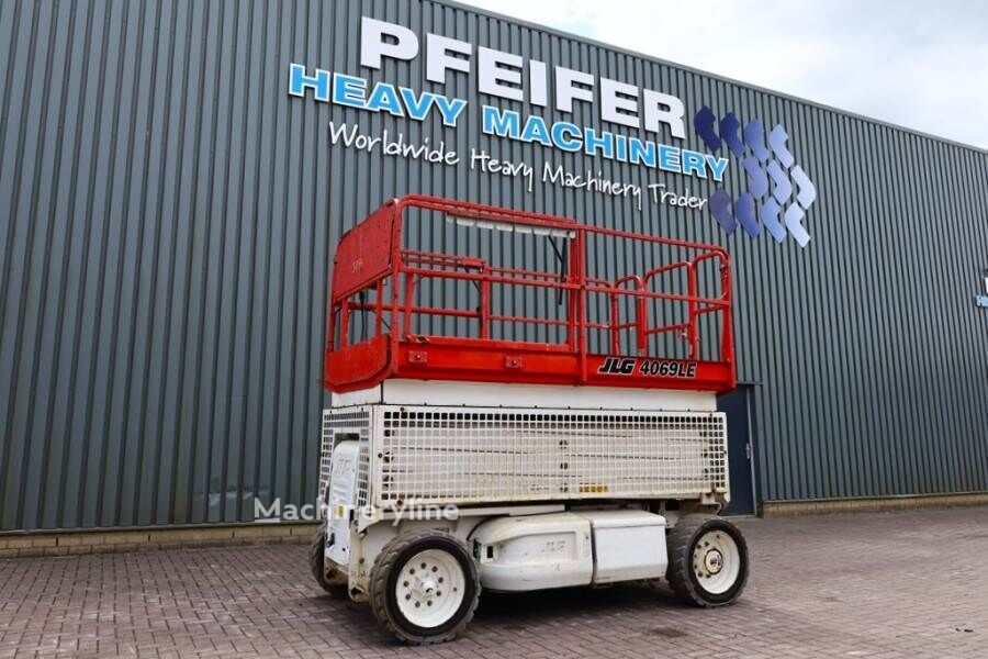 JLG 4069LE Electric, 14.2m Working Height, 360kg Capac makazasta platforma