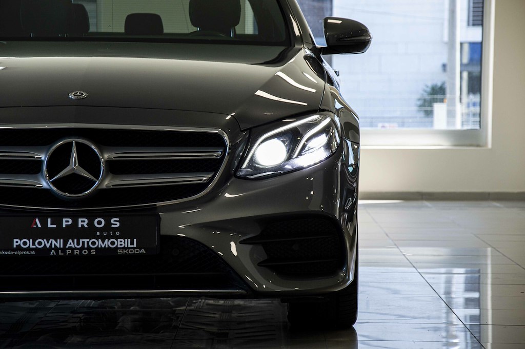 Mercedes Benz E 220 4MATIC