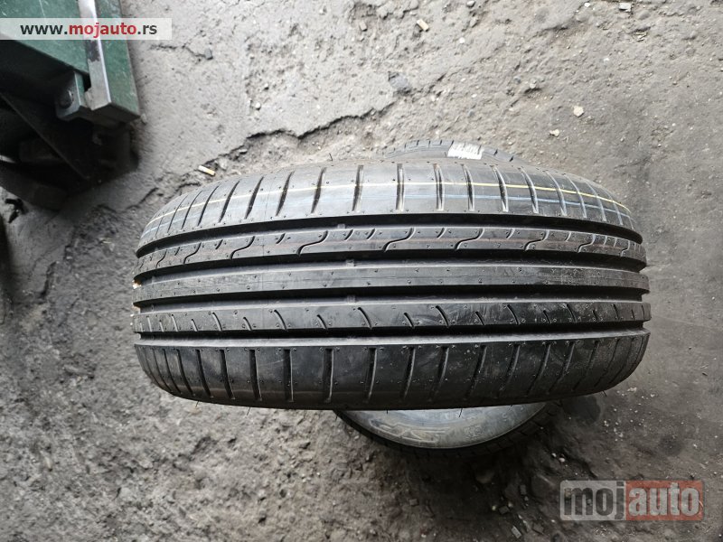 205-60-15 Dunlop odlicna nova guma 1 Komad