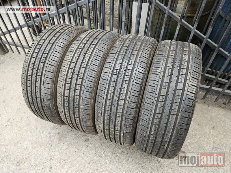 225-55-19 Kumho kao nove odlicne