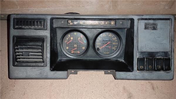 Instrument tabla za Nissan TRADE kamiona
