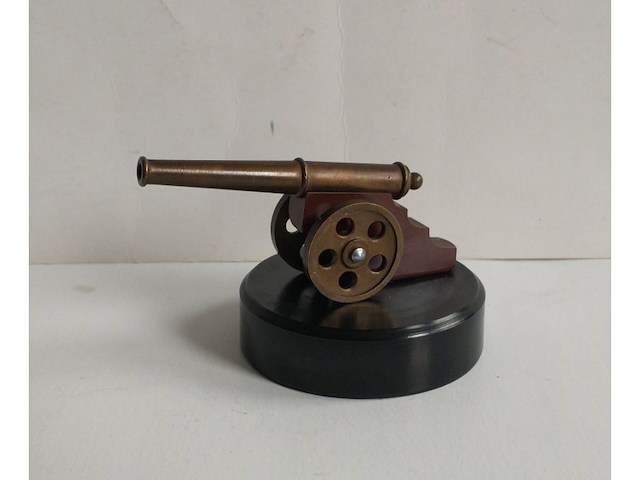 figura TOP NA KAPSLE Made in SSSR