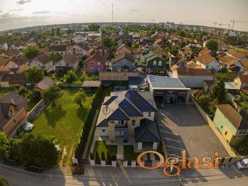 - 226m2 - LUX kuća na Adicama - 725m2 Plac -