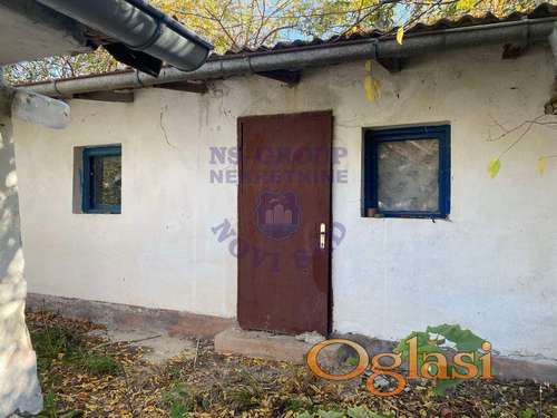 Prelep plac od ukupno 1547m2 sa rusevnom kucom!