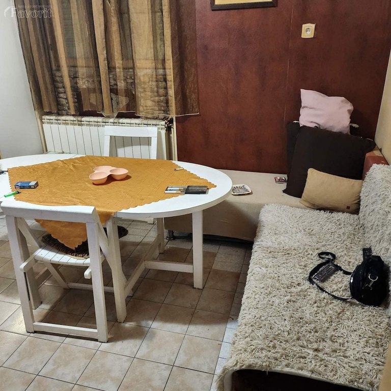 KALENIC, CARA NIKOLAJA II, 33m2