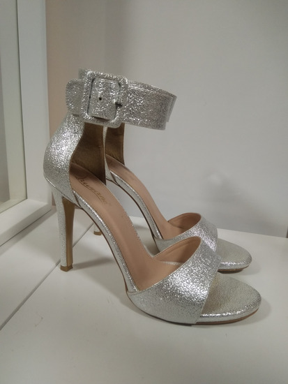 NOVE Laurana Sandale, Prelepe