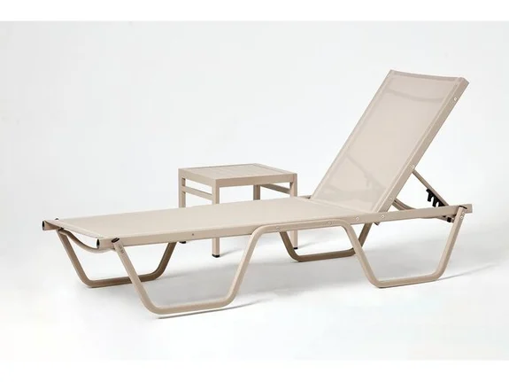 Hanah Home Set ležaljka i pomoćni sto Asos