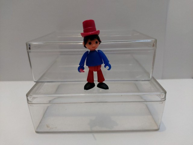 SPIELFIGUREN IZ 80-IH-KOMPLET RETKO U PONUDI
