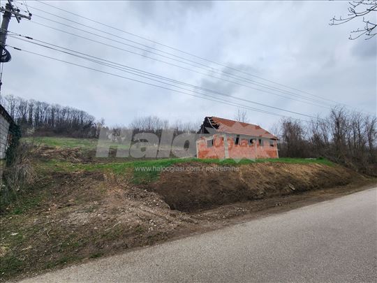 Prodaje se plac od 19 ari u Ljubicu