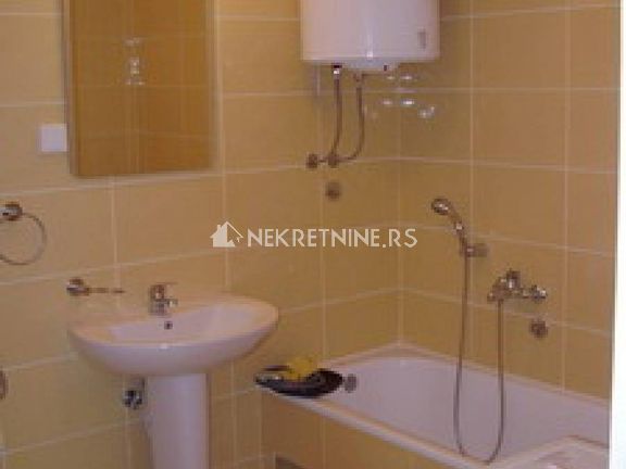 #27313, Izdavanje, Stan, NEIMAR, 800 EUR