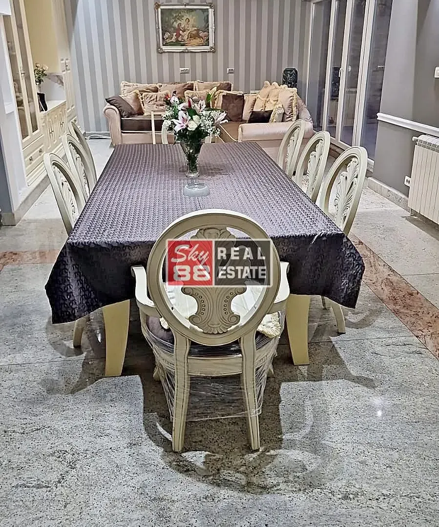 Izdavanje, četvorosoban stan, 200m2, Vračar Hram, Vračar, Beograd