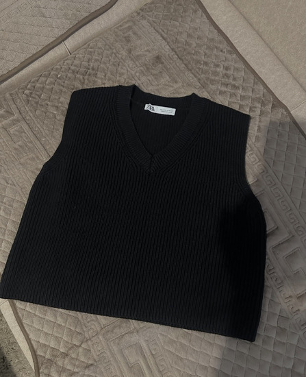 Zara crni prsluk