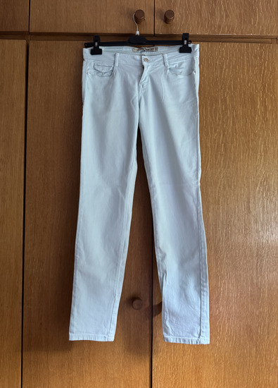 Zara farmerke mint boje