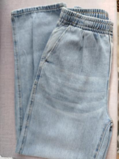 Zara zenske farmerice, vel.164,13-14god