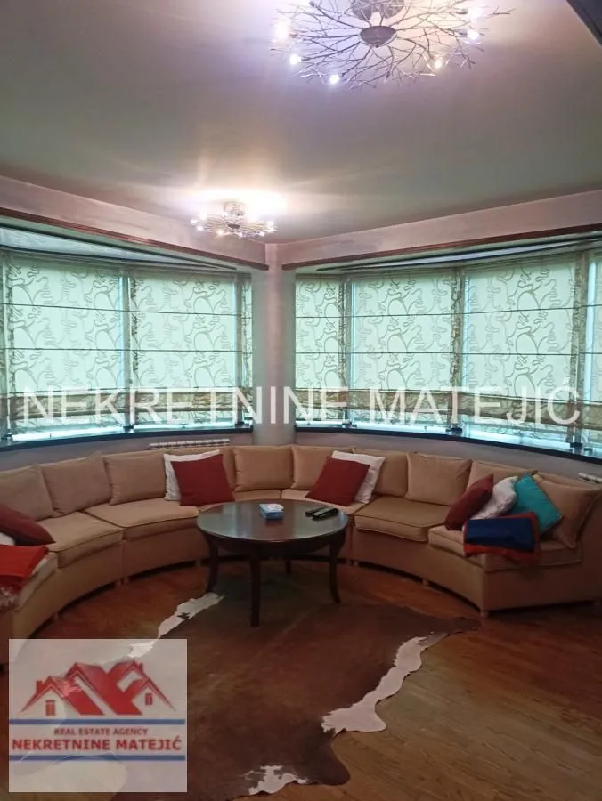 Prodaja, četvorosoban stan, 114m2, Centar, Kragujevac