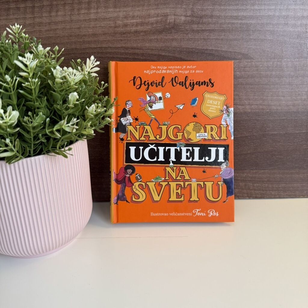 Knjiga Najgori ucitelj na svetu Knjiga je nova.Idealna i kao poklon